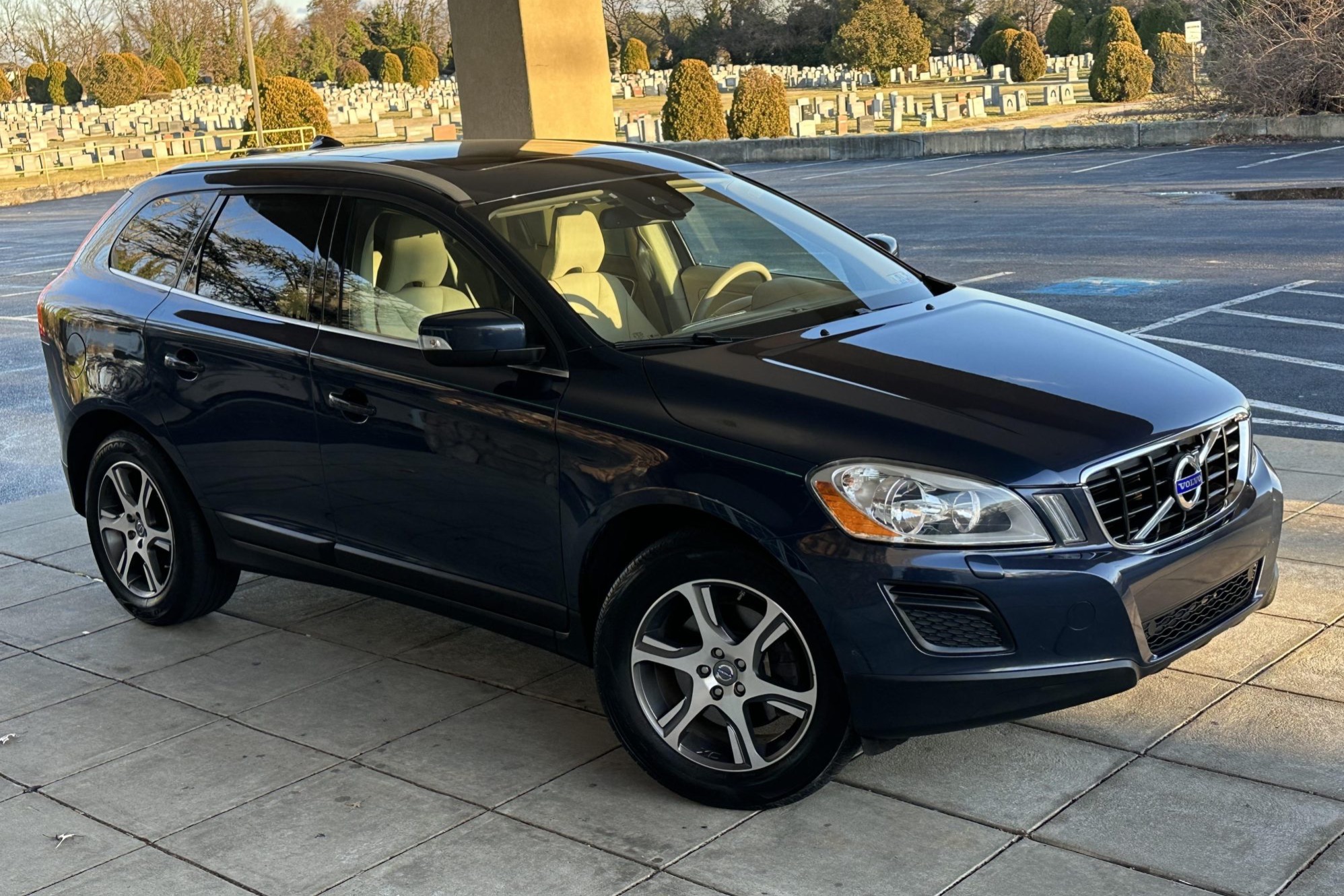 2013 Volvo XC60 3.2 VIN YV4902DZ5D2417827 | Hagerty Valuation Tools